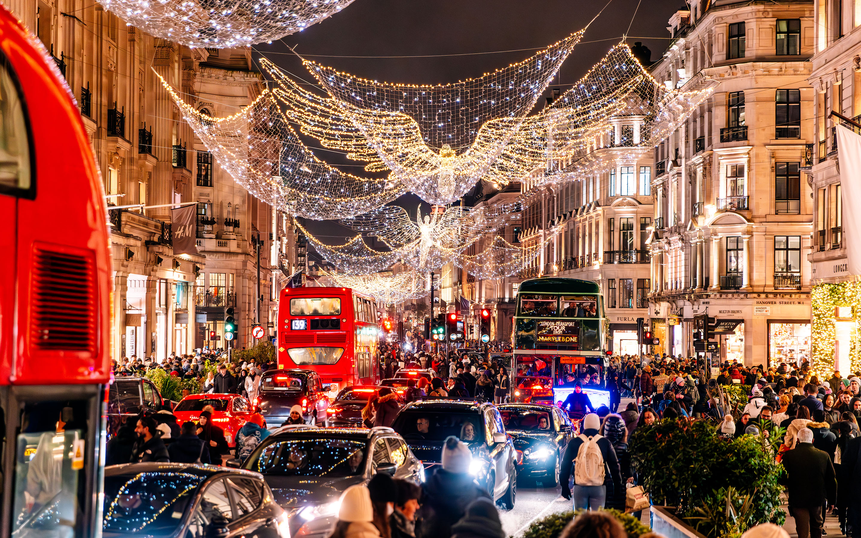 The Future of Retail: Christmas 2024 Insights | Capgemini UK