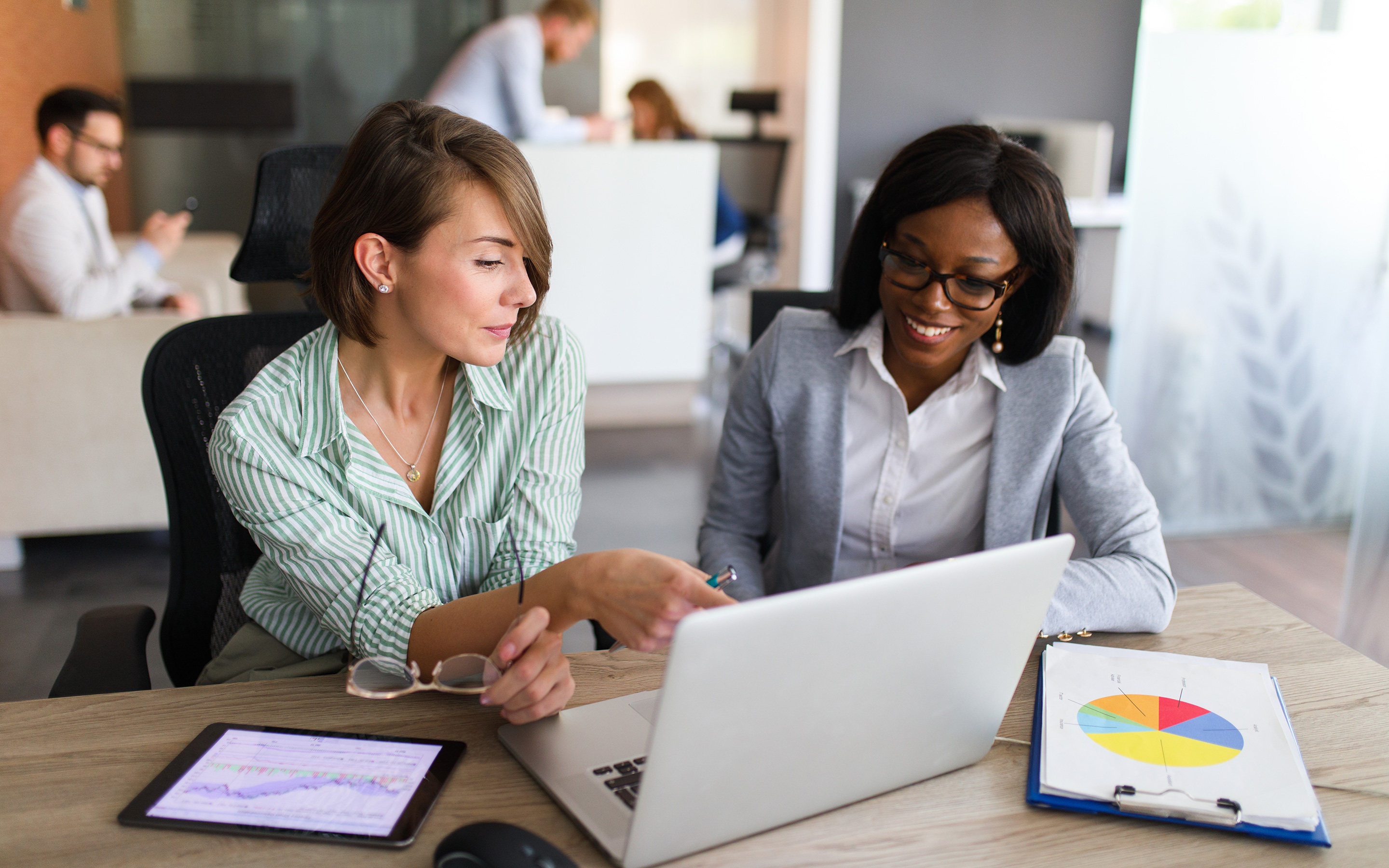 Deliver a seamless sales experience across the lead-to-order lifecycle ...